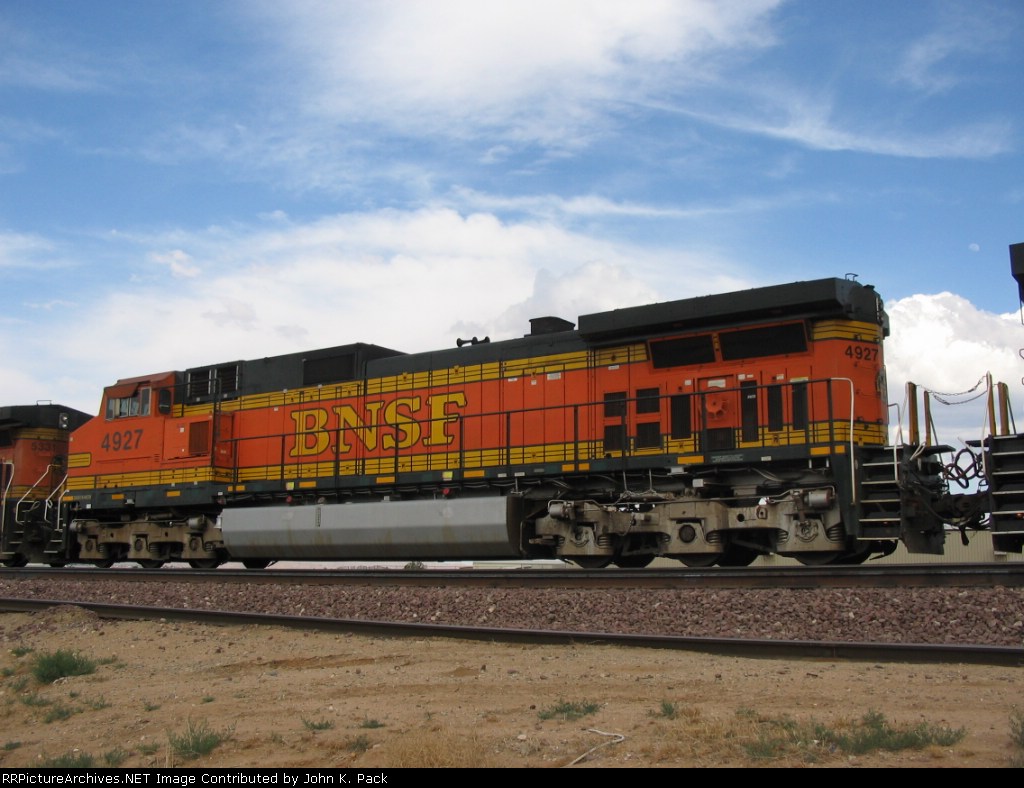 BNSF 4927